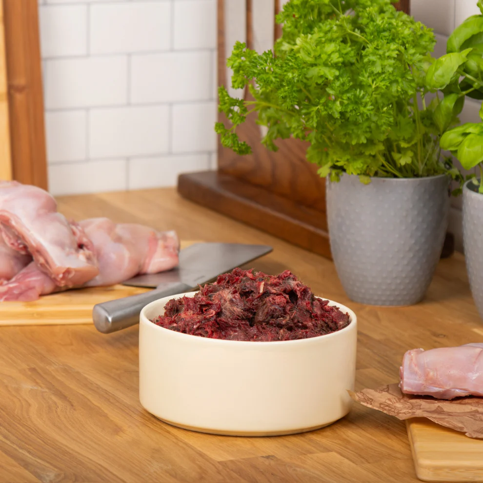 The Dogs Butcher ~ Purely Wild Gutted Rabbit with Fur Minced 1kg - One ...